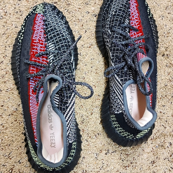 Yeezy | Shoes | Its A New Yeezy Booth Just Wown Once Still New Its ...